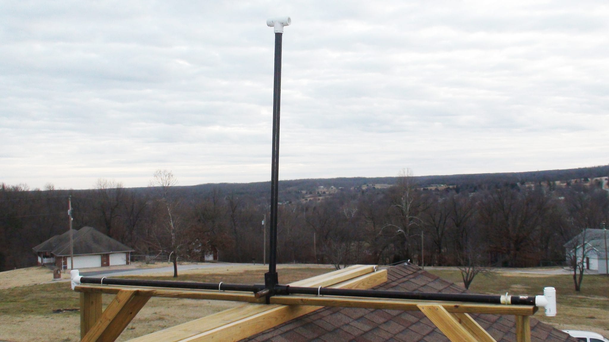 Put a mega-tree on the roof - PlanetChristmas